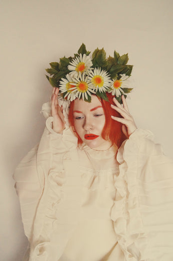 Vintage White Daisy May Day May queen flower crown – Fumbalinas